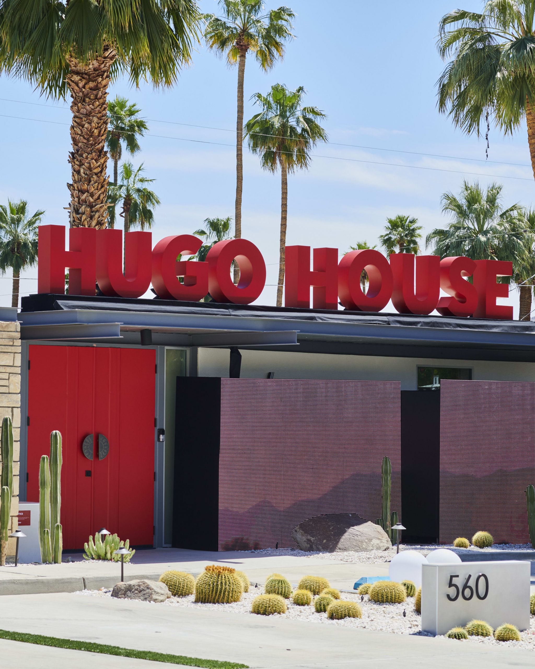 Miah Sullivan – Crom Magazine